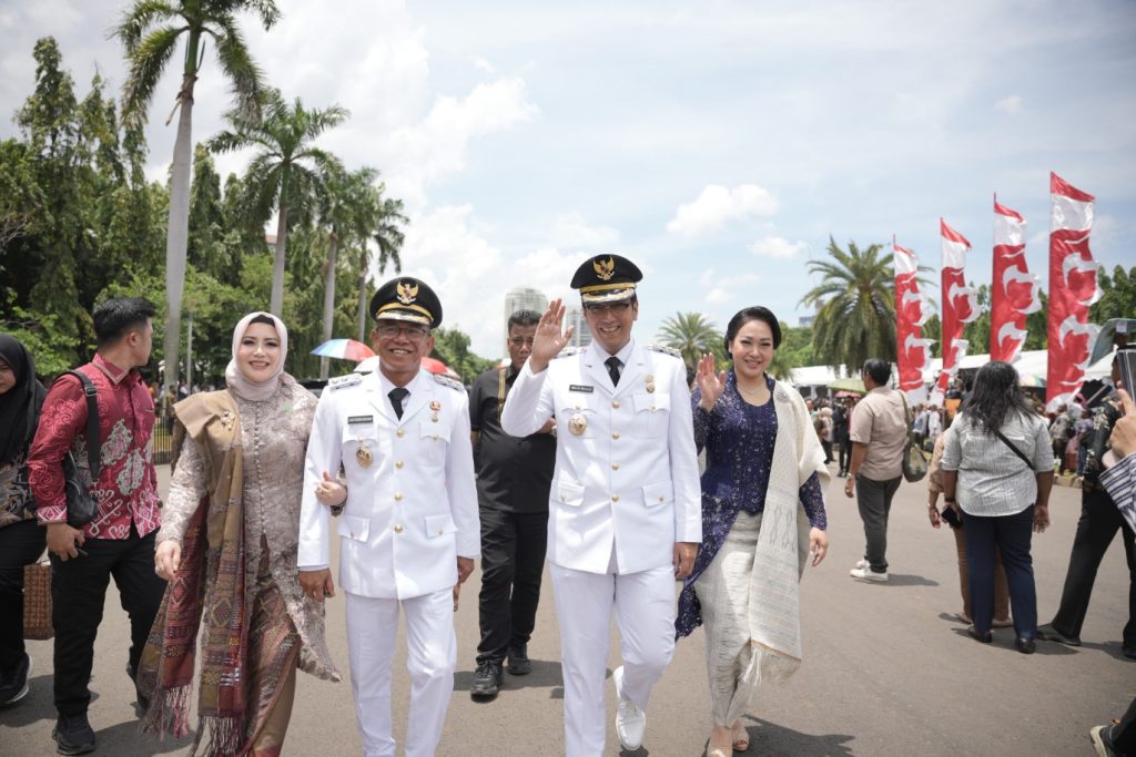 Rico Tri Putra Bayu Waas dan H Zakiyuddin Harahap Resmi Jadi Wali Kota ...